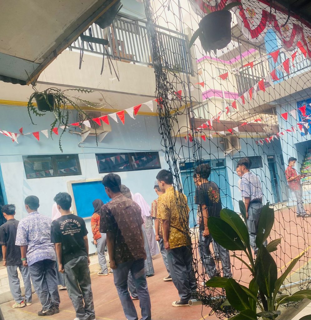 LATIHAN UPACARA BENDERA DALAM RANGKA MEMPERINGATI HARI 17 AGUSTUS YANG ...