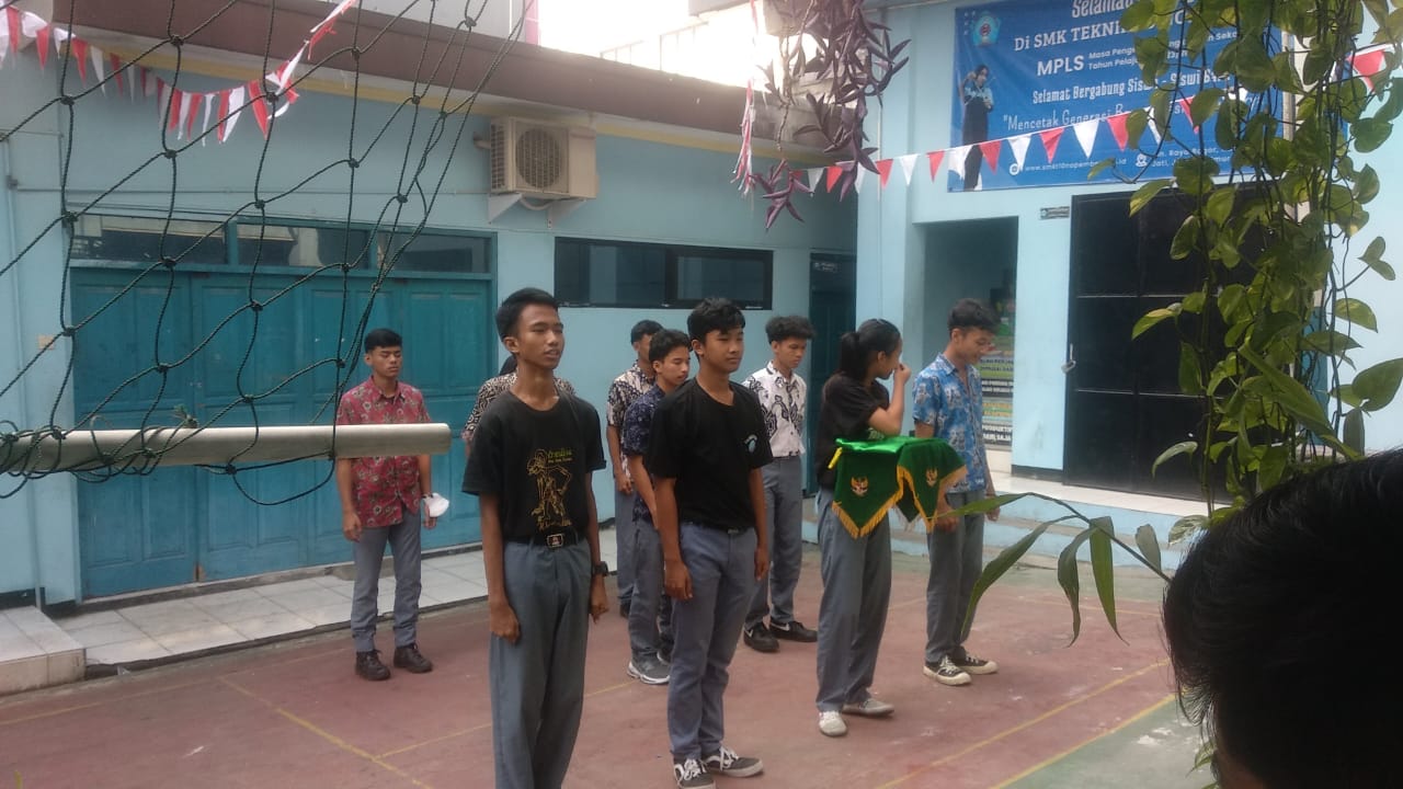 LATIHAN UPACARA BENDERA DALAM RANGKA MEMPERINGATI HARI 17 AGUSTUS YANG ...